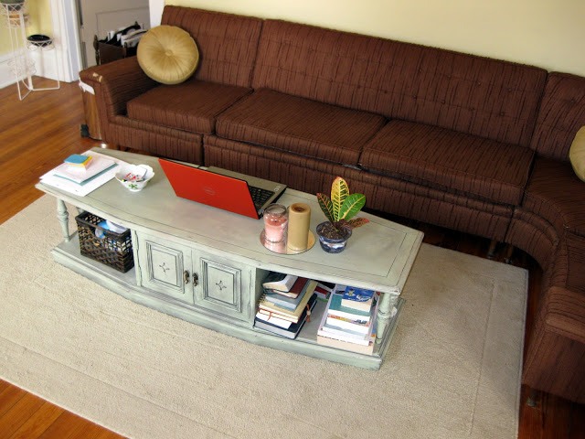 DIY Stenciled Rug Makeover Using Spray Paint | Reality Daydream