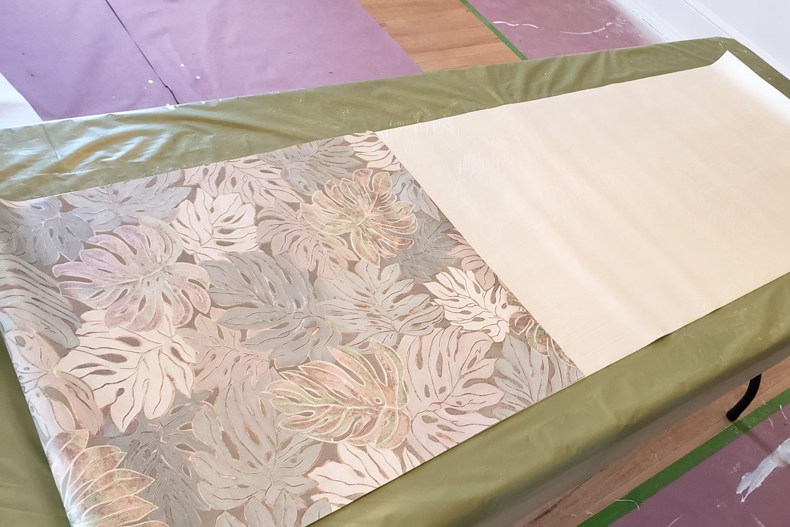 Putting up Wallpaper with Wallpaper Paste! | Reality Daydream