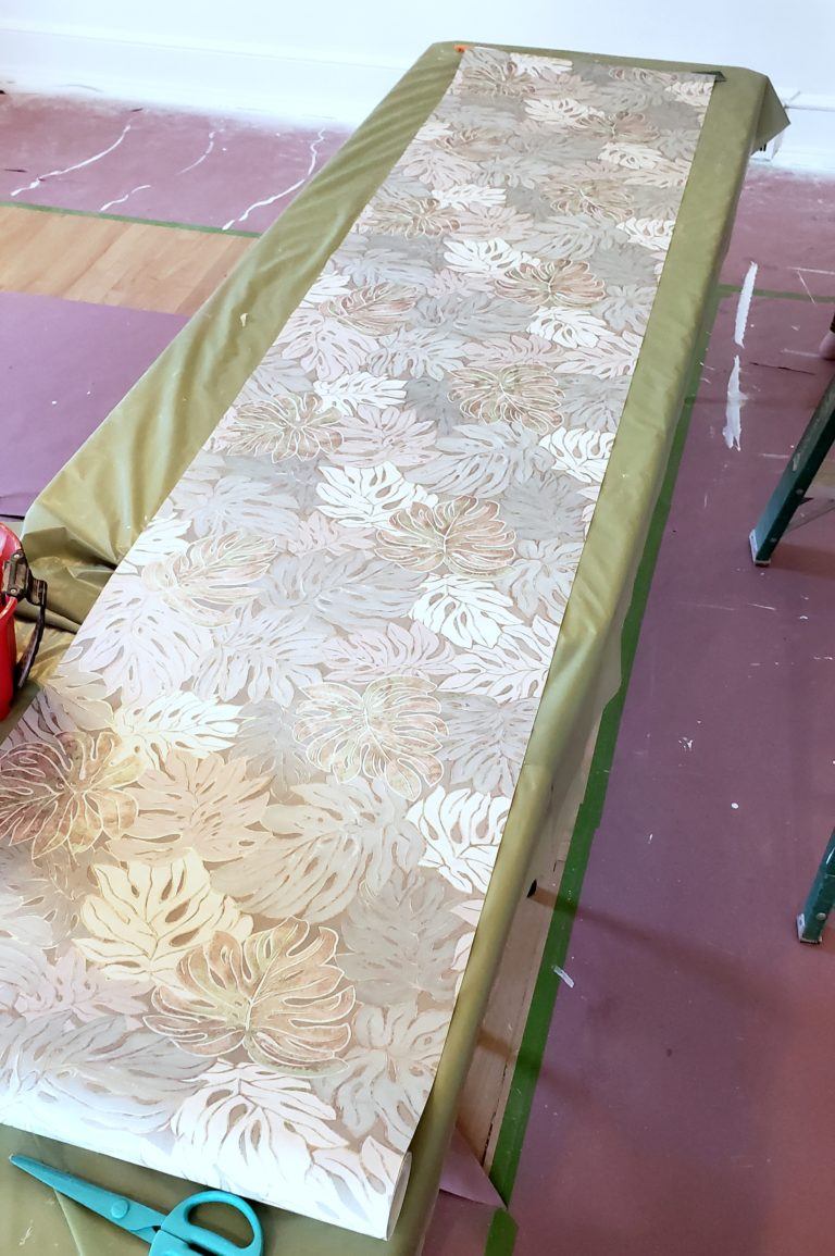 Putting up Wallpaper with Wallpaper Paste! | Reality Daydream